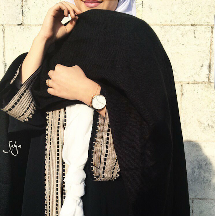 Adela – Emirates Dressing