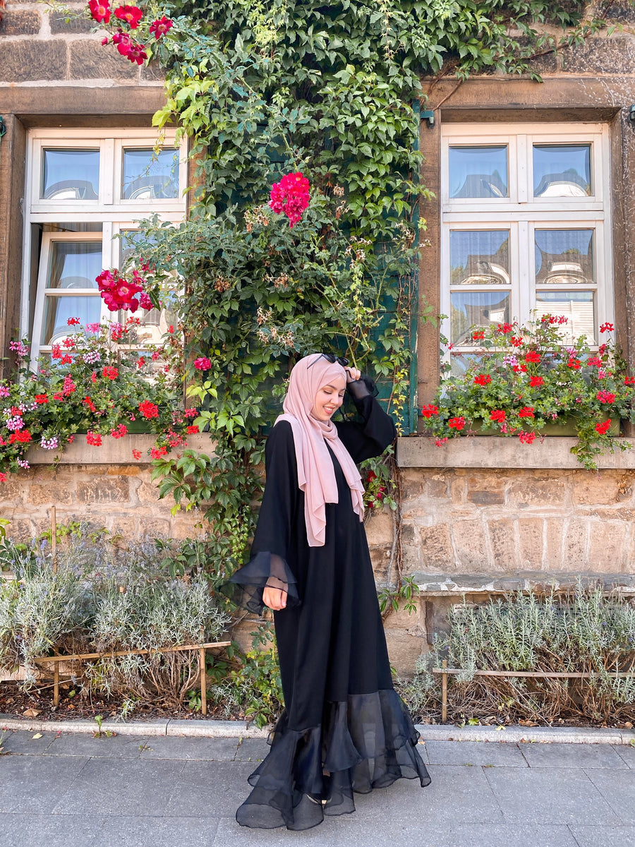 Hafsa – Emirates Dressing
