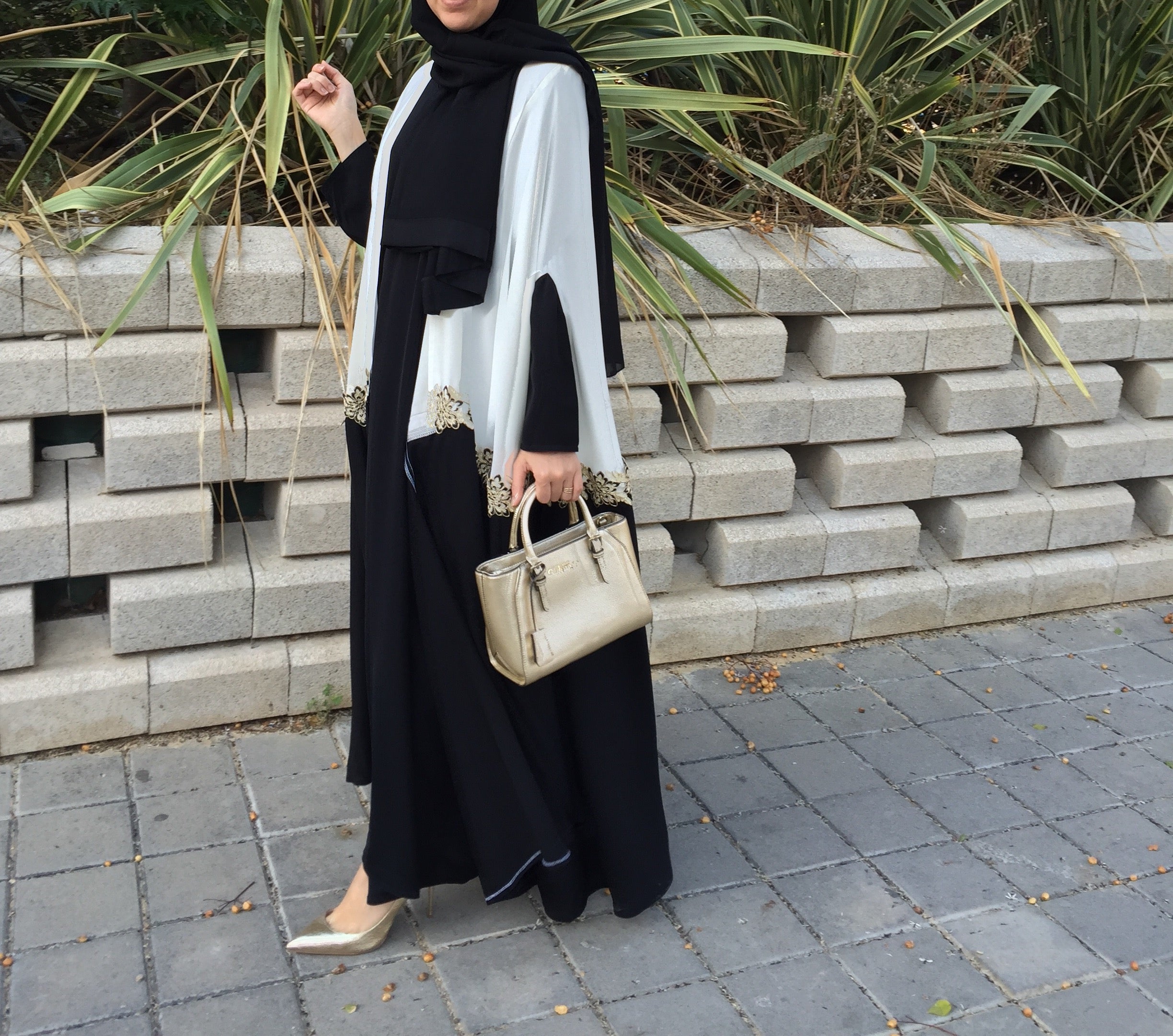 Sana – Emirates Dressing