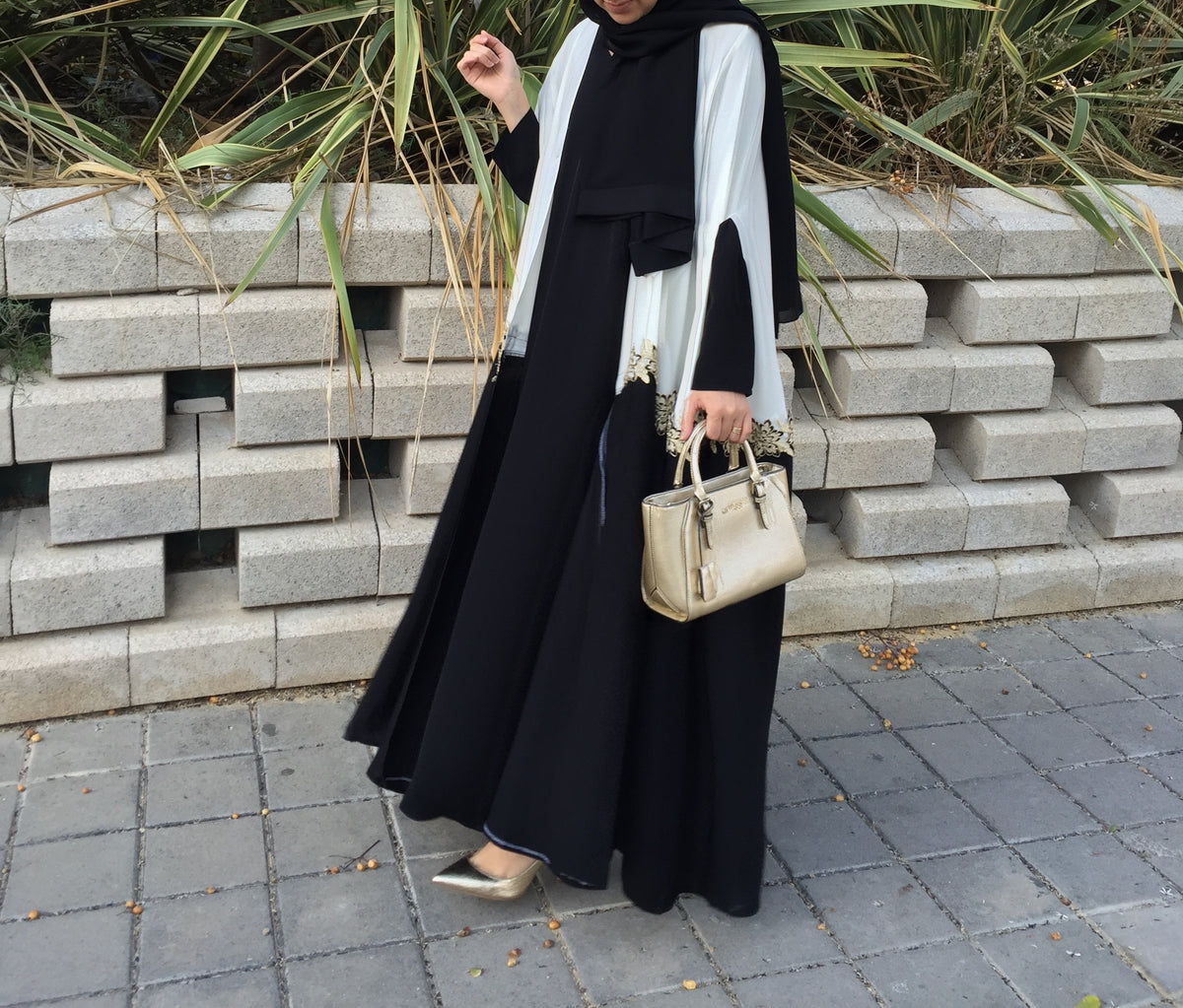 Sana – Emirates Dressing